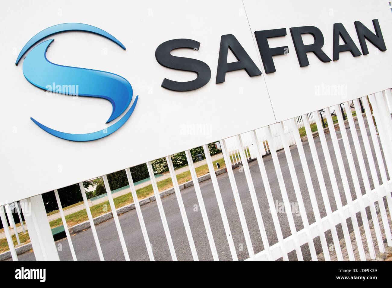 Safran logo hi-res stock photography and images - Alamy