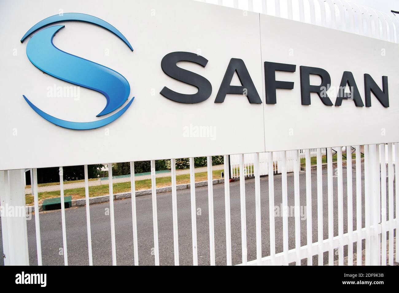 Safran logo hi-res stock photography and images - Alamy