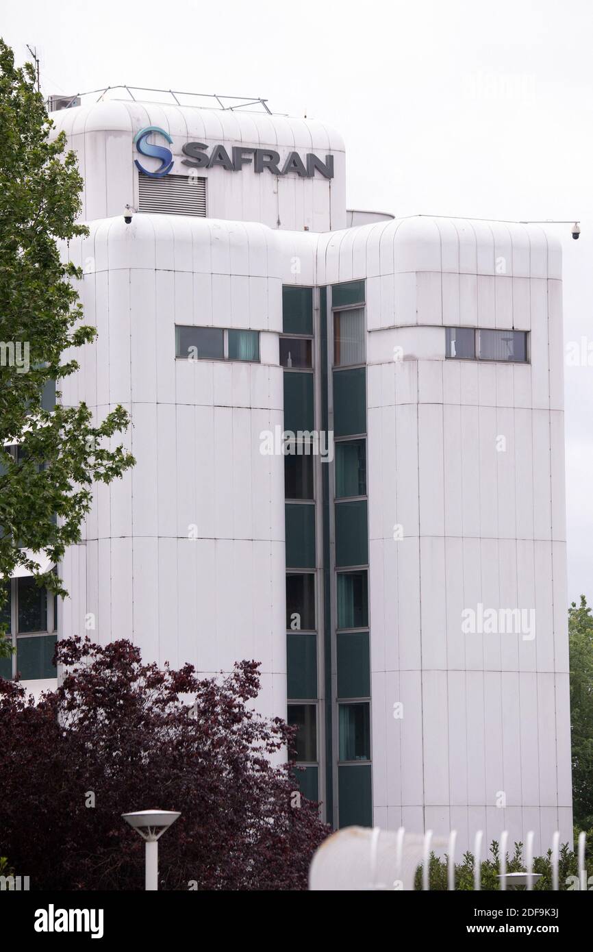 Safran logo hi-res stock photography and images - Alamy