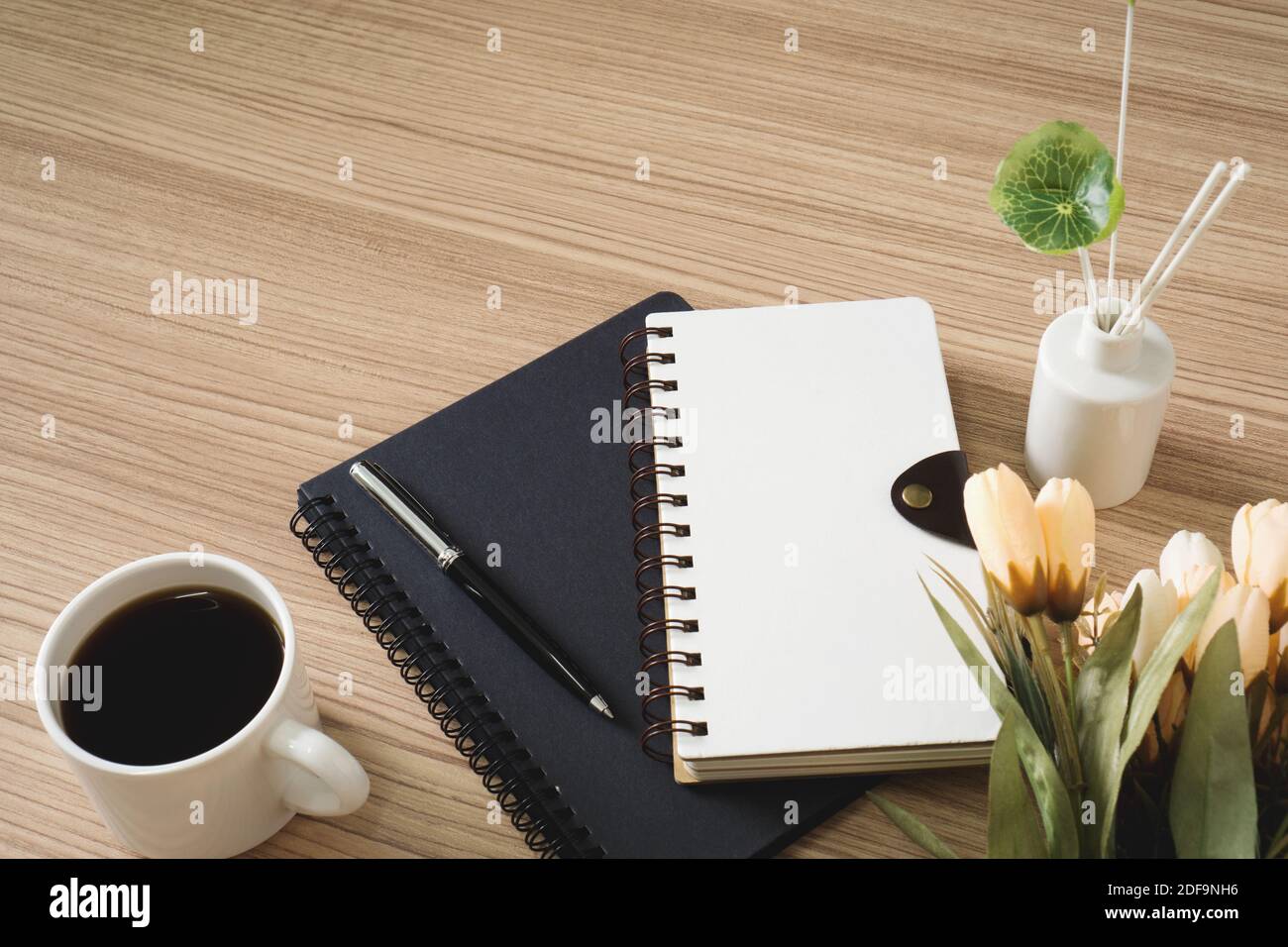 Spiral notebooks hi-res stock photography and images - Alamy