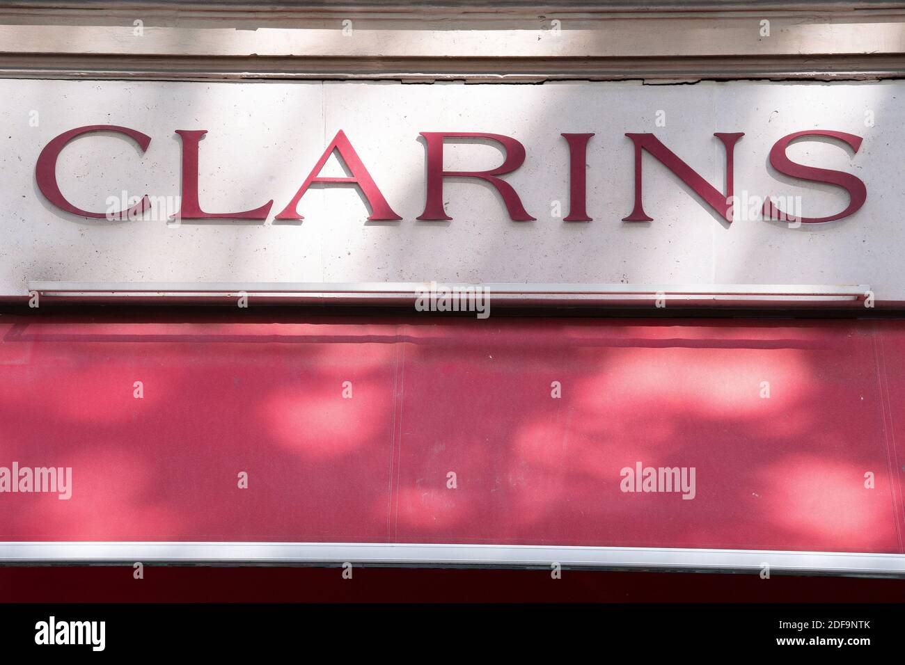 Clarins Logo