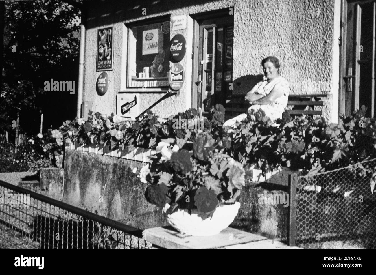 Hkz business logo hi-res stock photography and images - Alamy