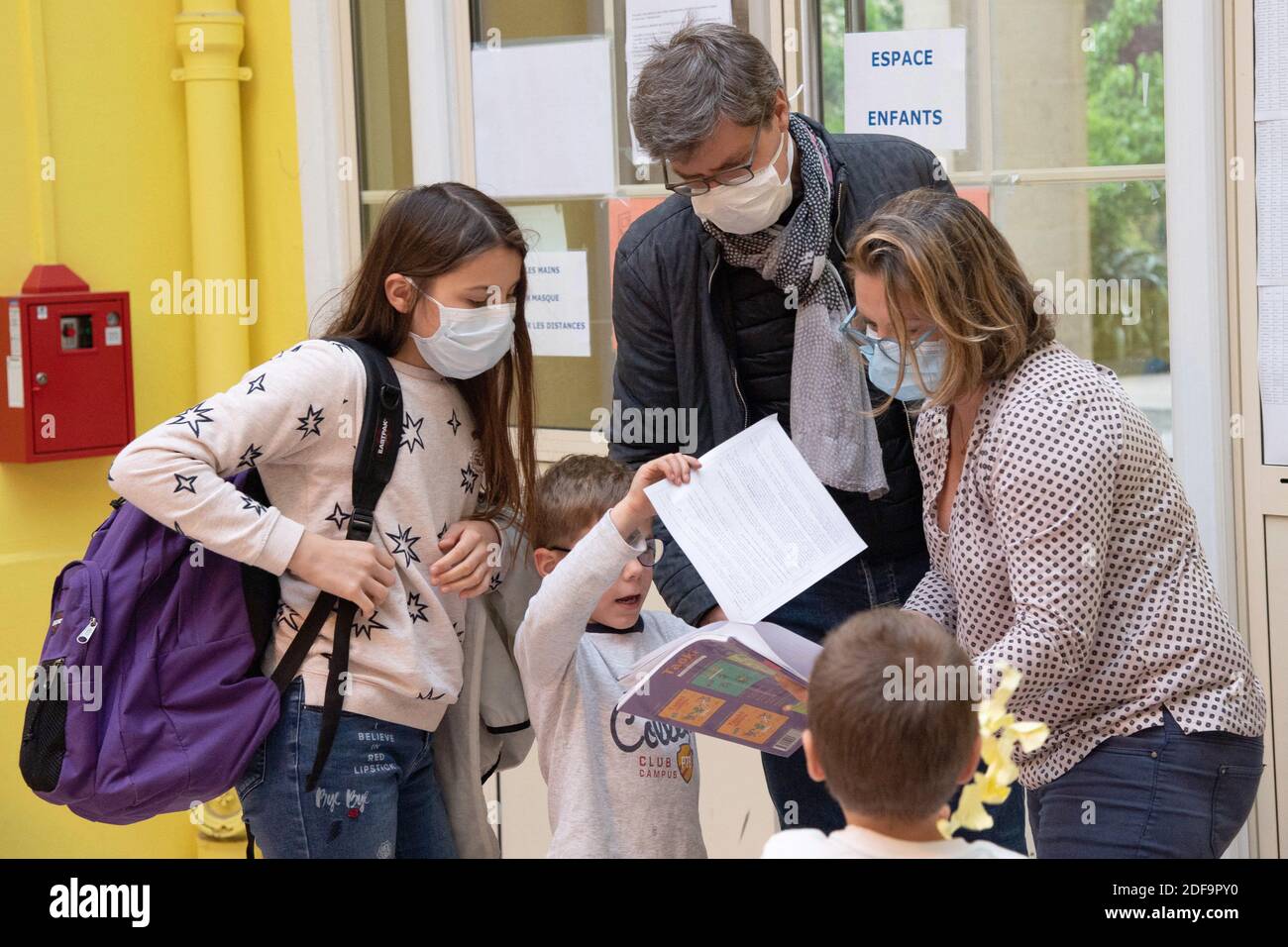 Enseignants de maternelle hi-res stock photography and images - Alamy