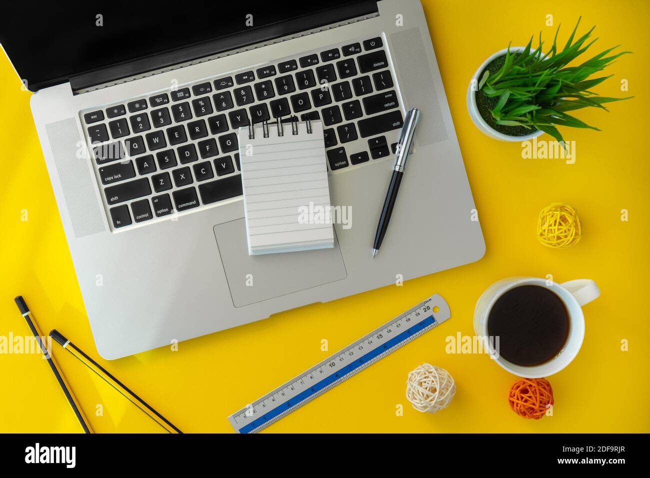 Workspace layout hi-res stock photography and images - Alamy