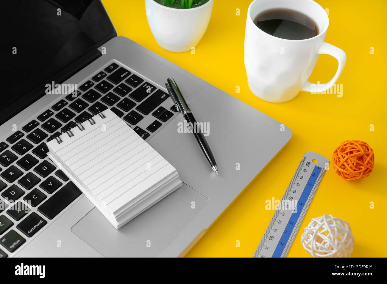 Small student desk hi-res stock photography and images - Alamy
