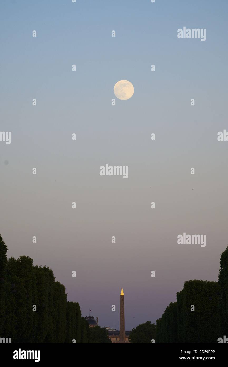 Full moon over the Place de la Concorde in Paris, on May 6, 2020. Photo ...