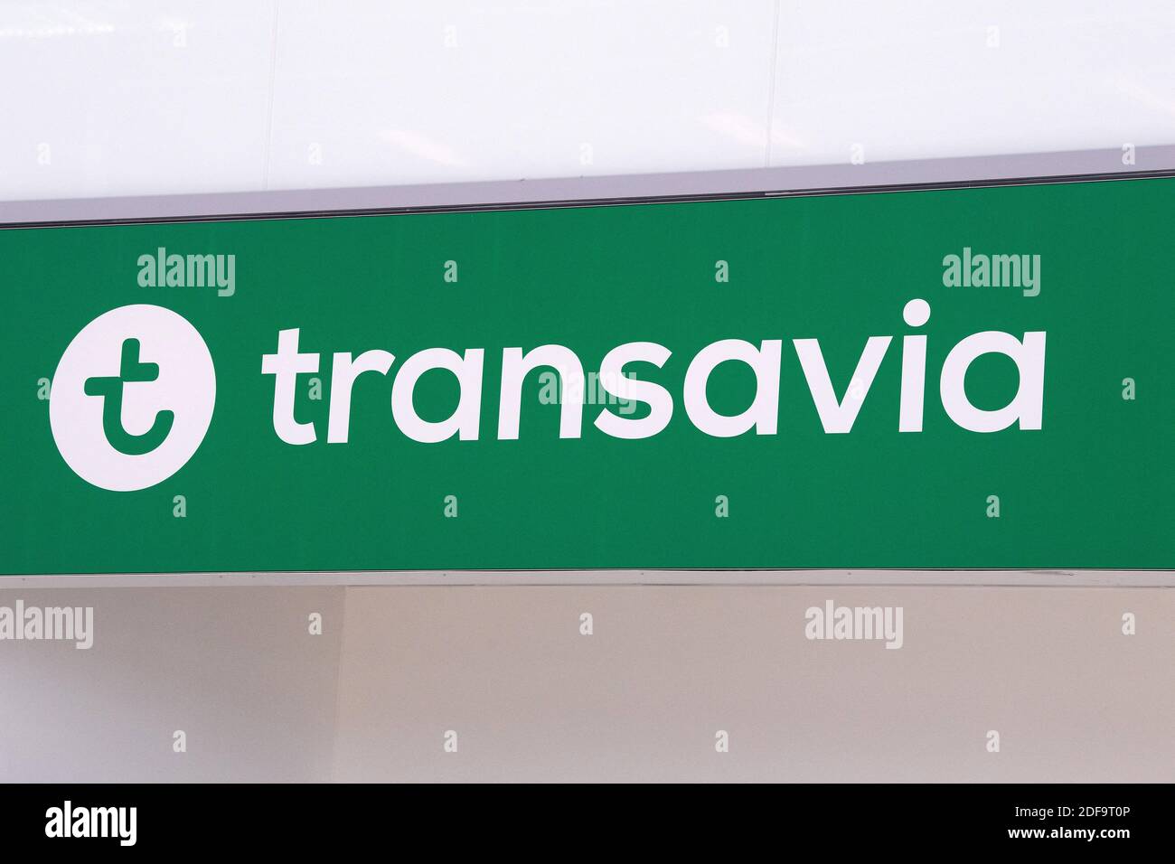 Transavia logo hi-res stock photography and images - Alamy