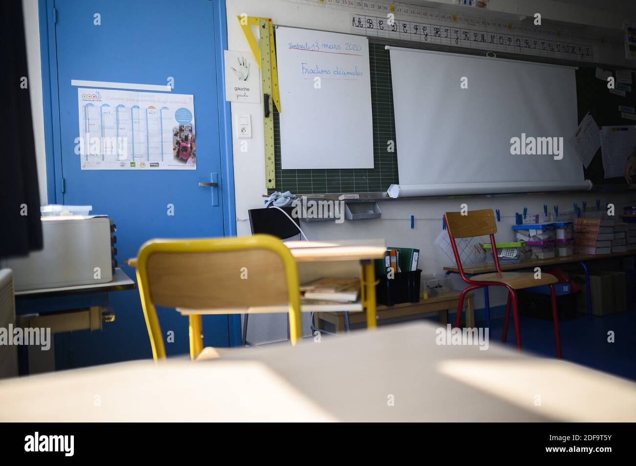 Illustration of an empty classroom in elementary school in Paris ...