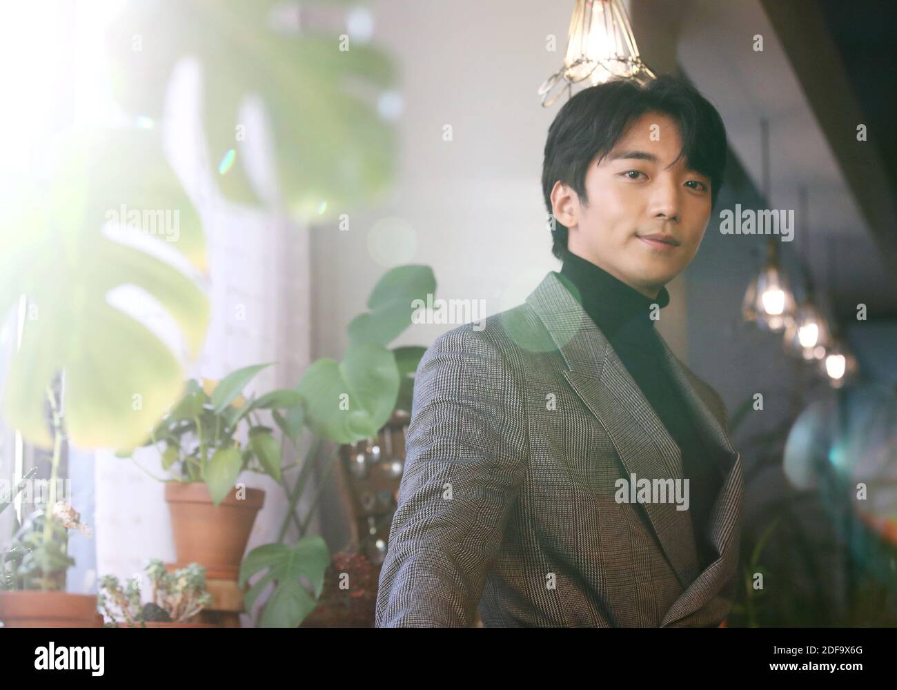 04th Dec, 2020. S. Korean actor Hwang Hee South Korean actor Hwang Hee ...