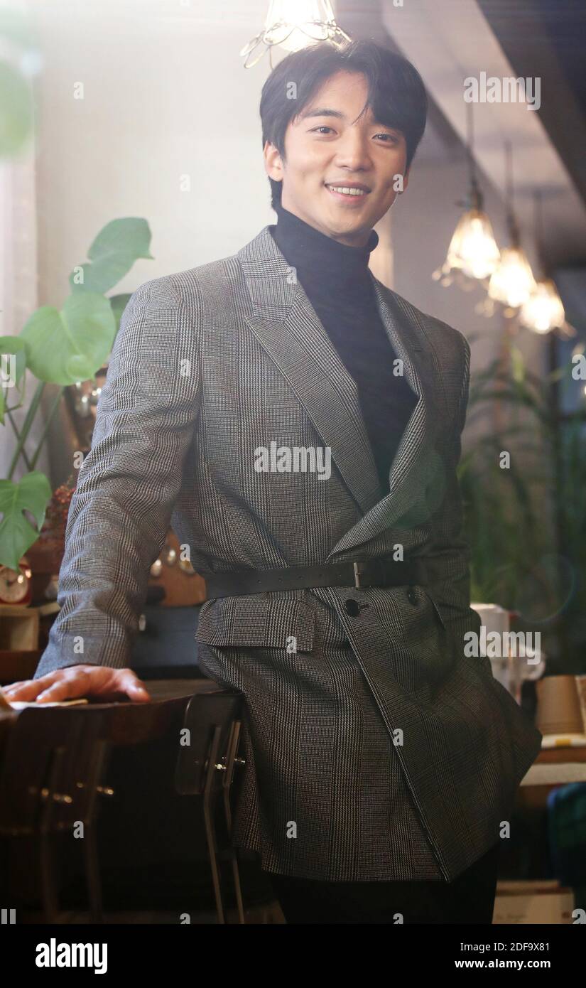 04th Dec, 2020. S. Korean actor Hwang Hee South Korean actor Hwang Hee ...
