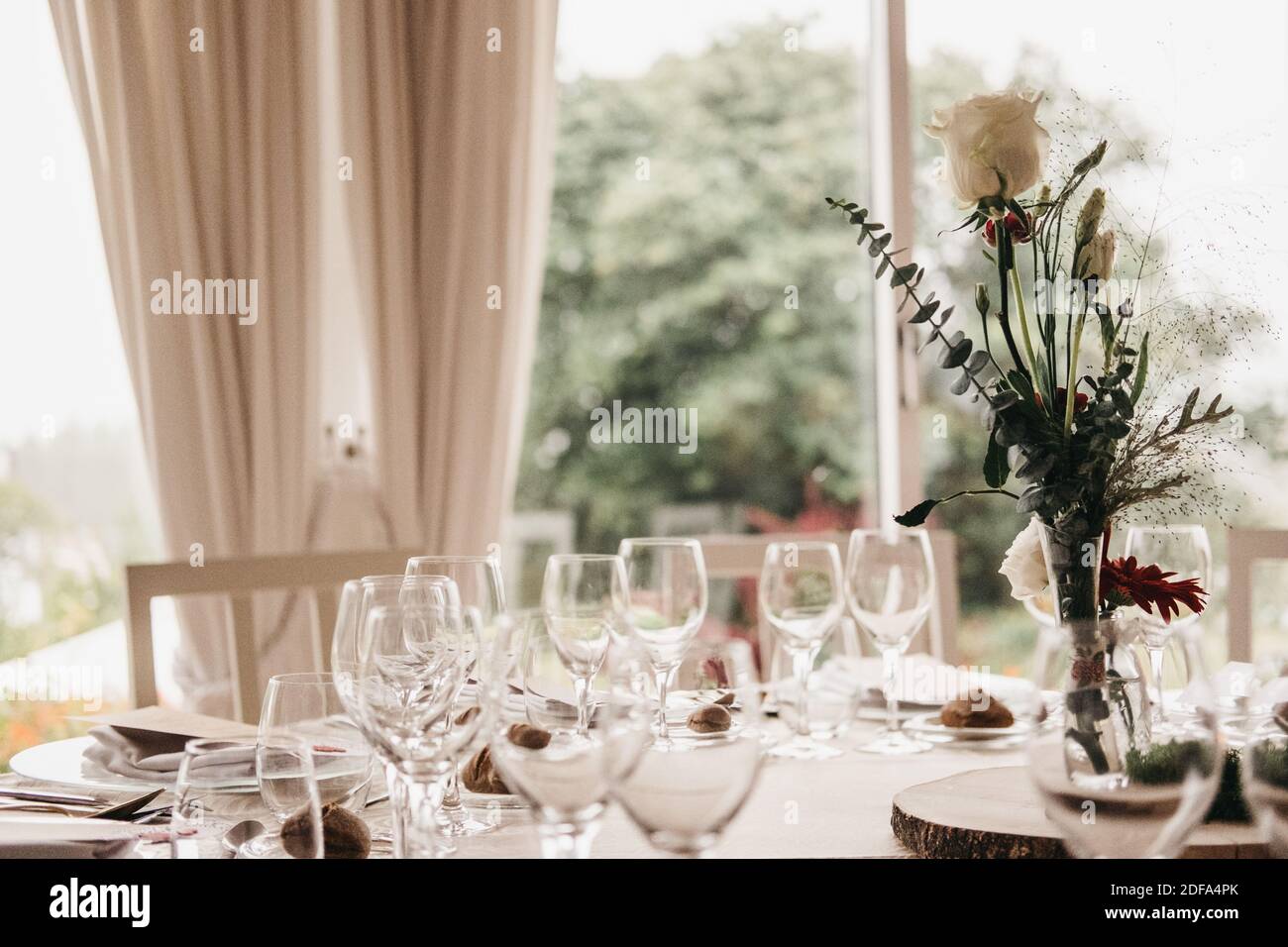 An elegant table set up at a fancy venue Stock Photo - Alamy