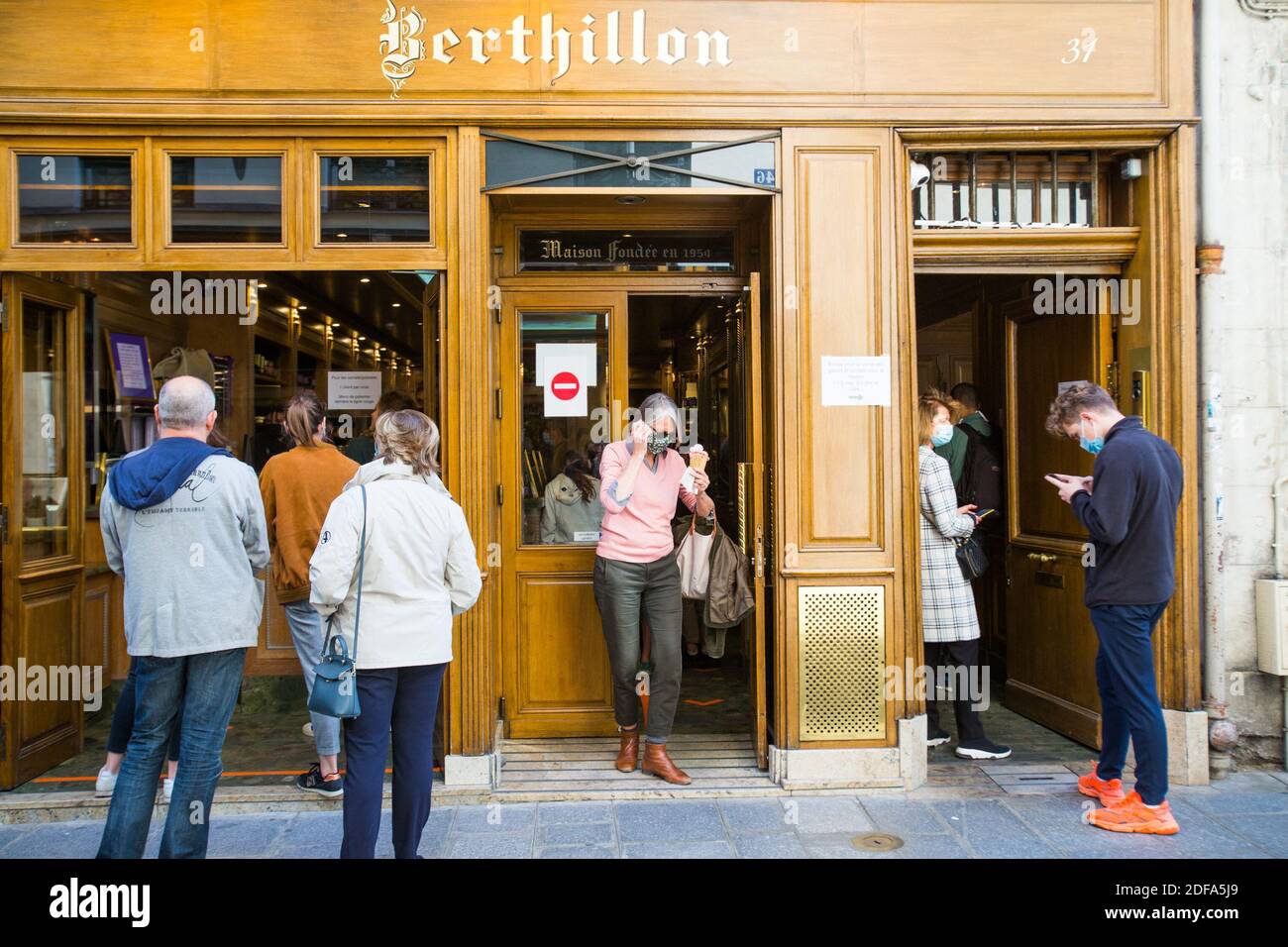 Coronavirus - COVID19 - After lockdown - Lot of people waiting at the ...