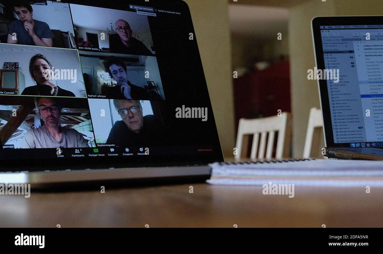 Illustration of telework from home using the Zoom Vidao Communication ...