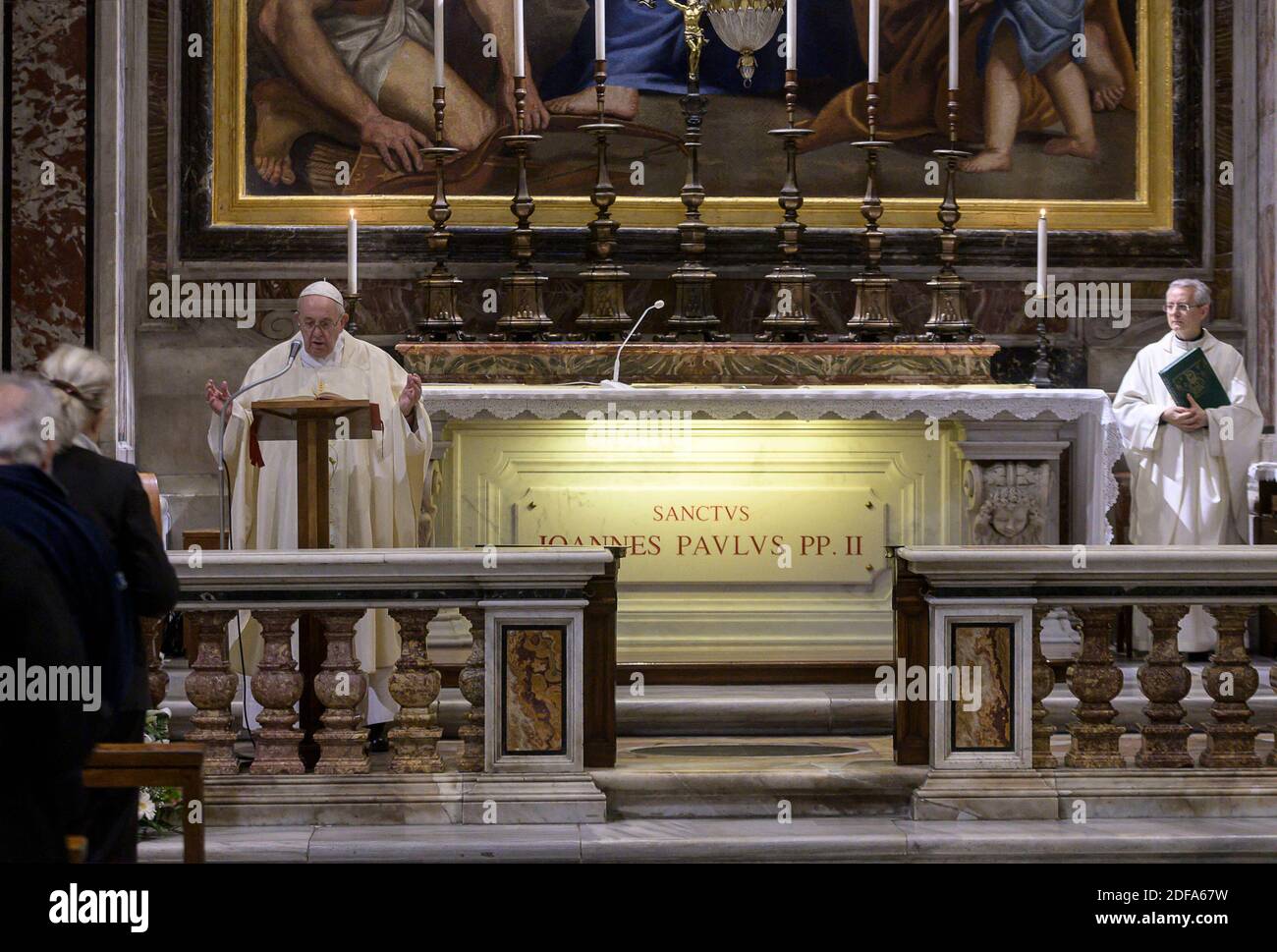 Pope Francis celebrates a private mass in front of the tomb of John ...