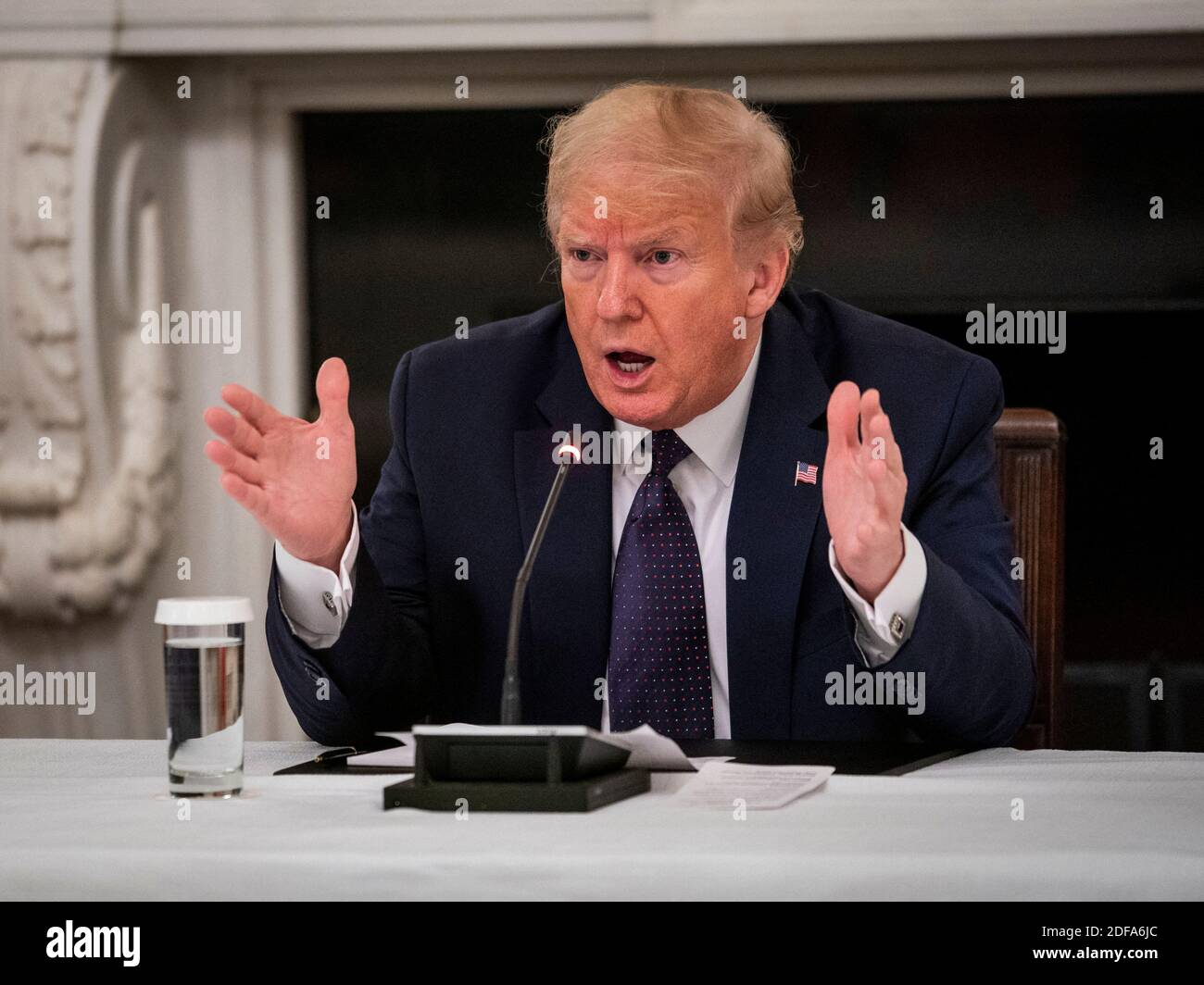 NYTVIRUS - President Donald Trump reveales that he is taking ...