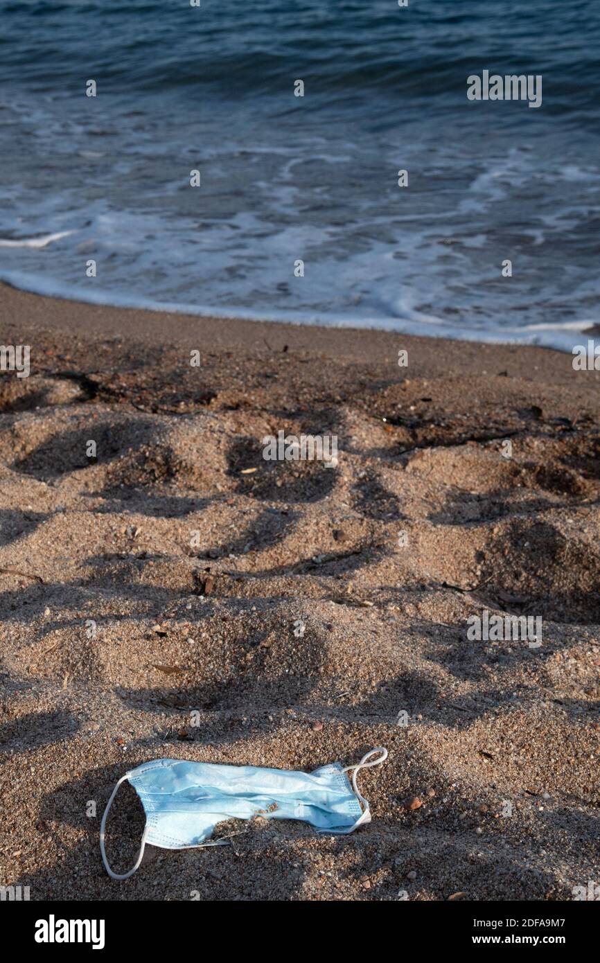 Plage de pollution hi-res stock photography and images - Alamy