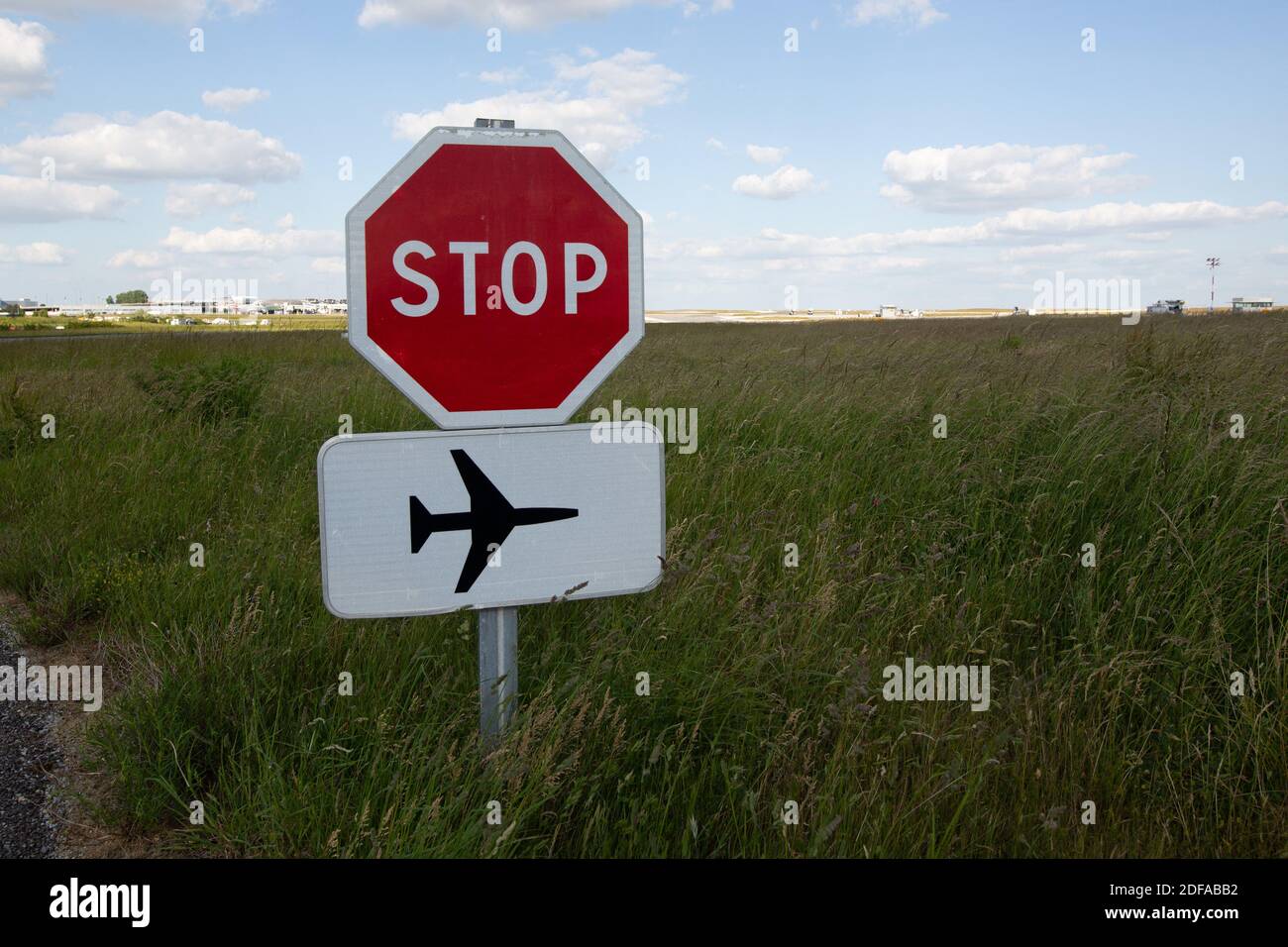 Picture of a stop sign for plane priority on the tarmac at the Paris ...