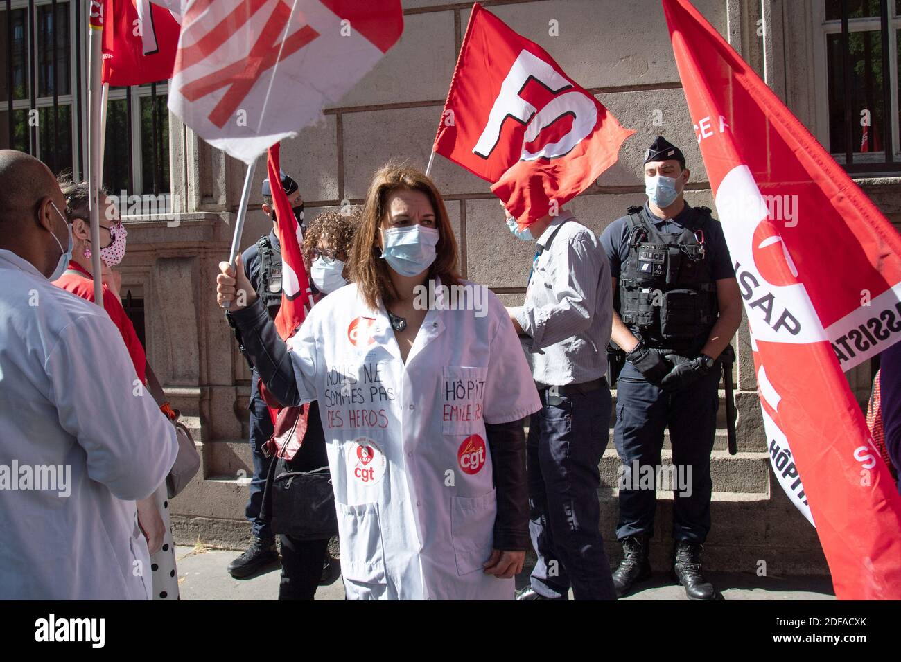 Parisian Healthcare workers gather in front of the APHP (Assistance ...