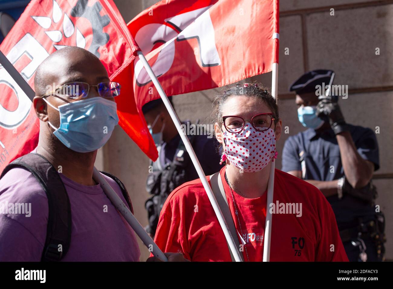 Parisian Healthcare workers gather in front of the APHP (Assistance ...