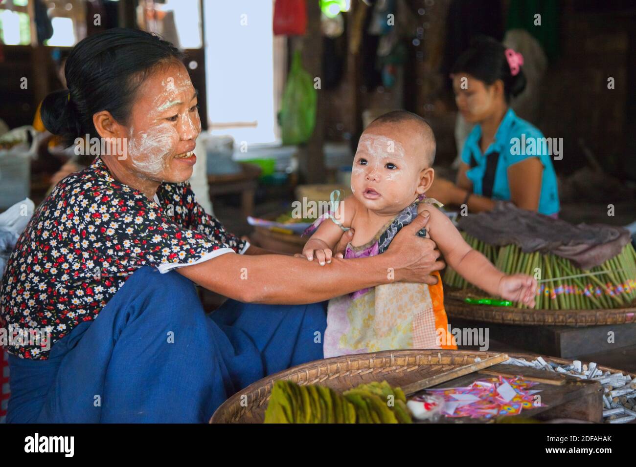 Child children cigars hi-res stock photography and images - Alamy