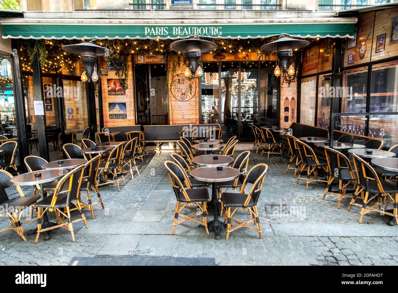 Terraces of restaurants and cafes to reopen in Paris, France, during ...