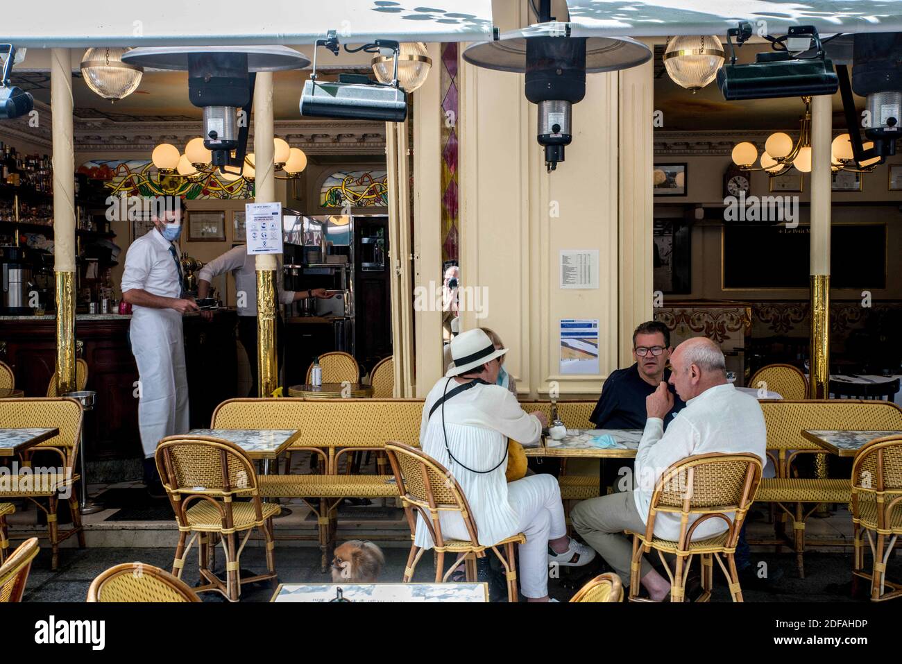 Terraces of restaurants and cafes to reopen in Paris, France, during ...