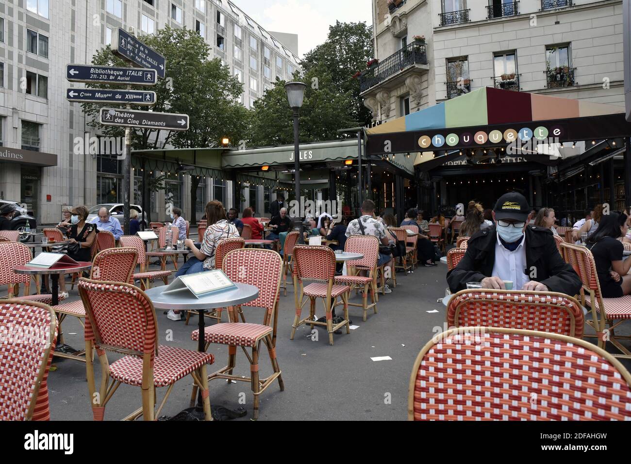 Terraces of restaurants and cafes to reopen in Paris, France, during ...