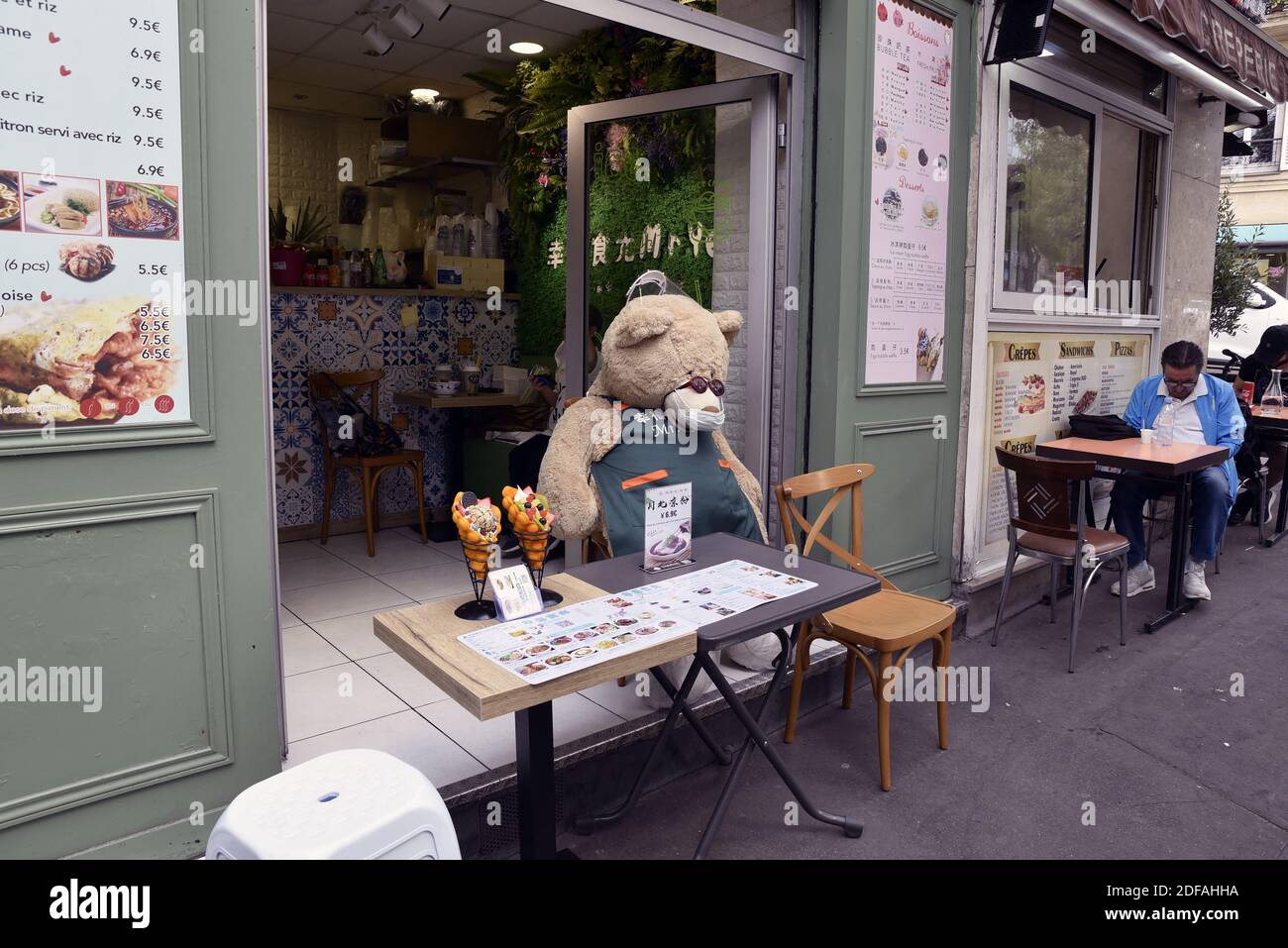 Terraces of restaurants and cafes to reopen in Paris, France, during ...