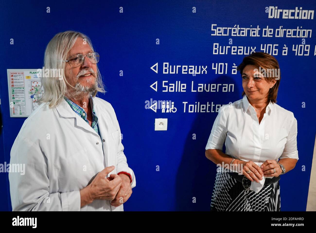 Didier Raoult and Martine Vassal in discussion during a visit by ...