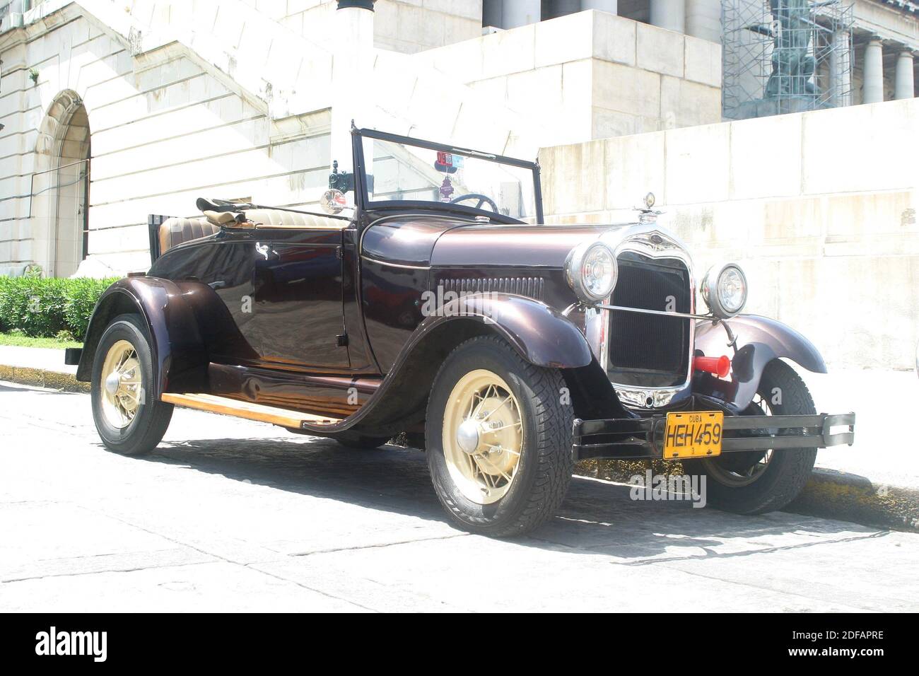 Old north American cars used in Cuba as Taxis: Almendron Stock Photo ...
