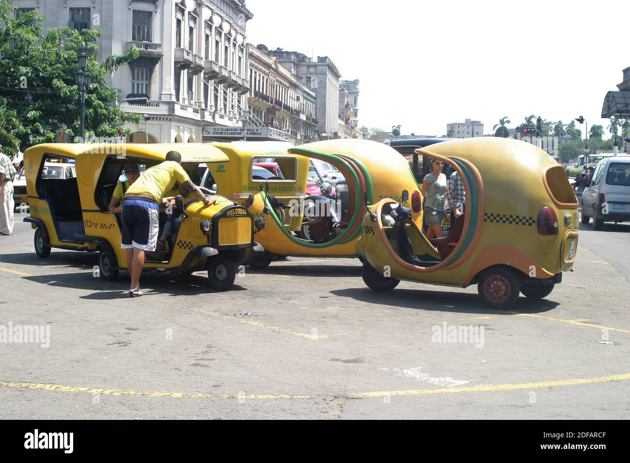Old north American cars used in Cuba as Taxis: Almendron Stock Photo ...