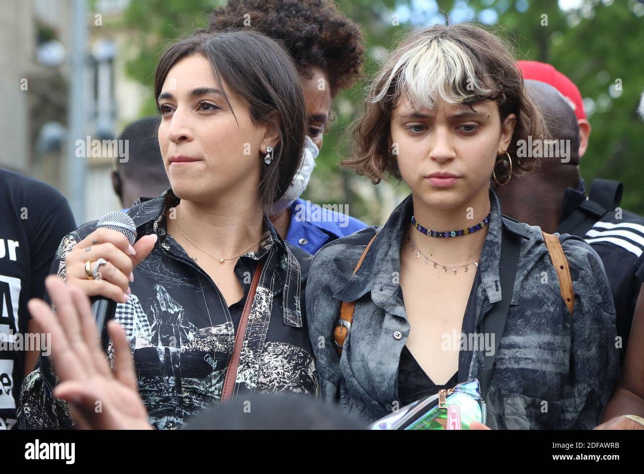 Pomme singer hi-res stock photography and images - Alamy