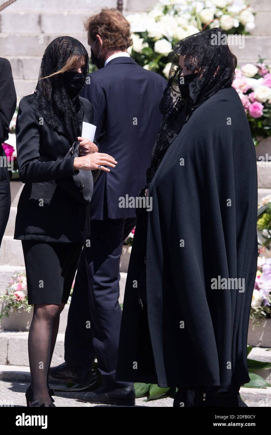 Melanie-Antoinette de Massy and Princess Caroline of Hanover attend the ...