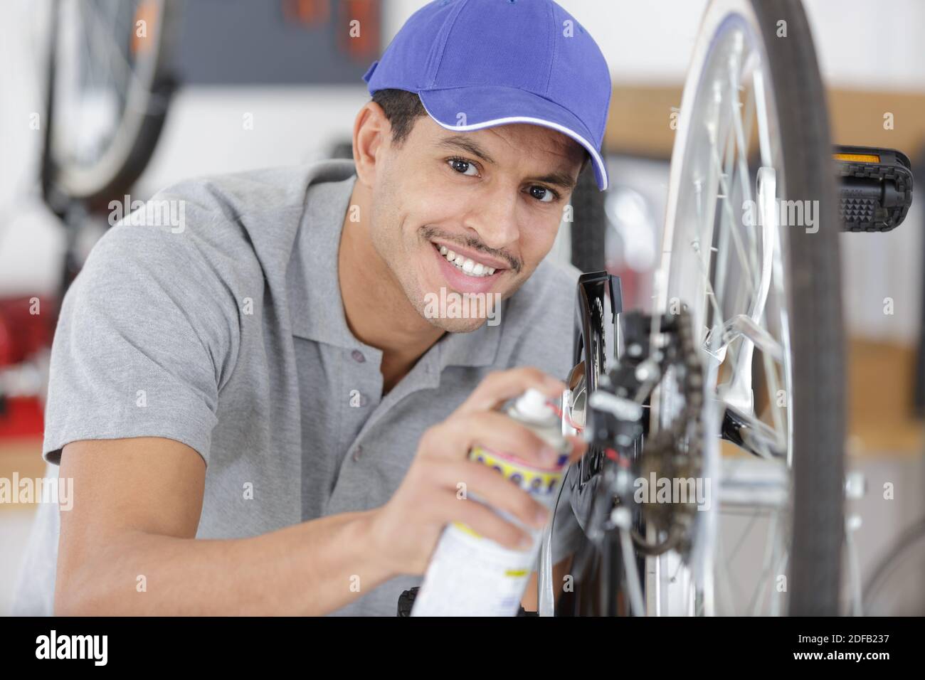 Oiling bicycle chain hi-res stock photography and images - Alamy