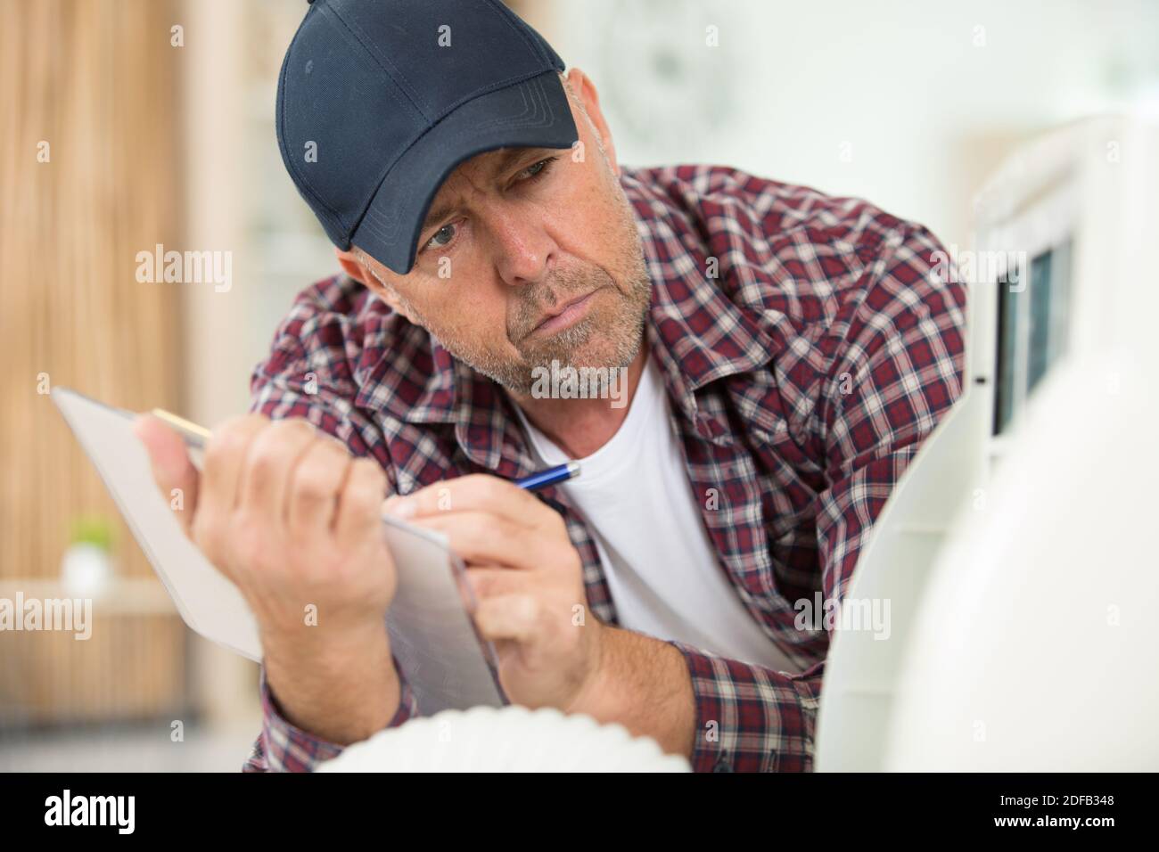 Electronic note taking hi-res stock photography and images - Alamy