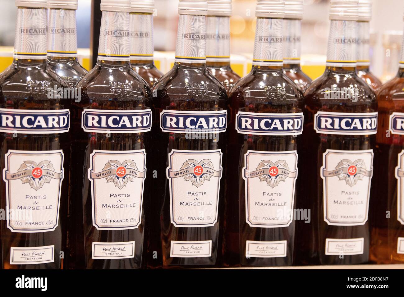 Ricard logo hi-res stock photography and images - Alamy