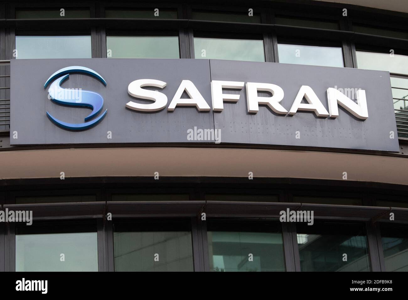 Safran logo hi-res stock photography and images - Alamy