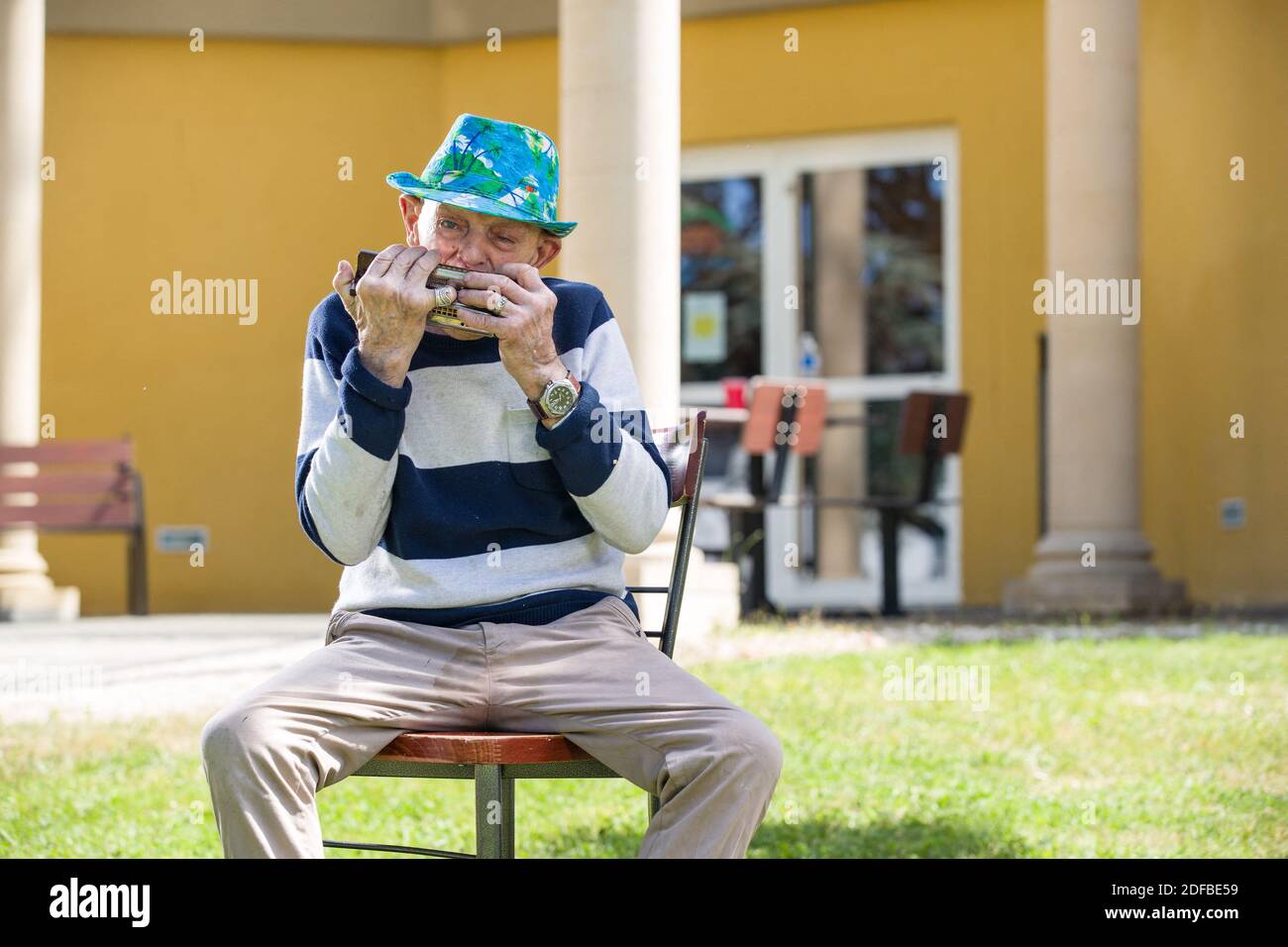 France, Loiret (45), André Robillard, né en 1931 André Robillard est ...
