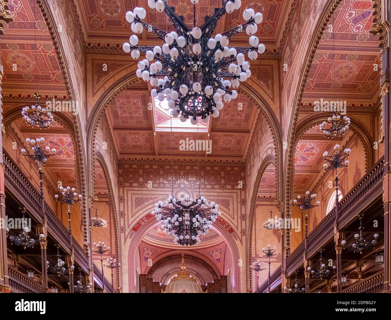 Synagogue ceiling detail hi-res stock photography and images - Alamy
