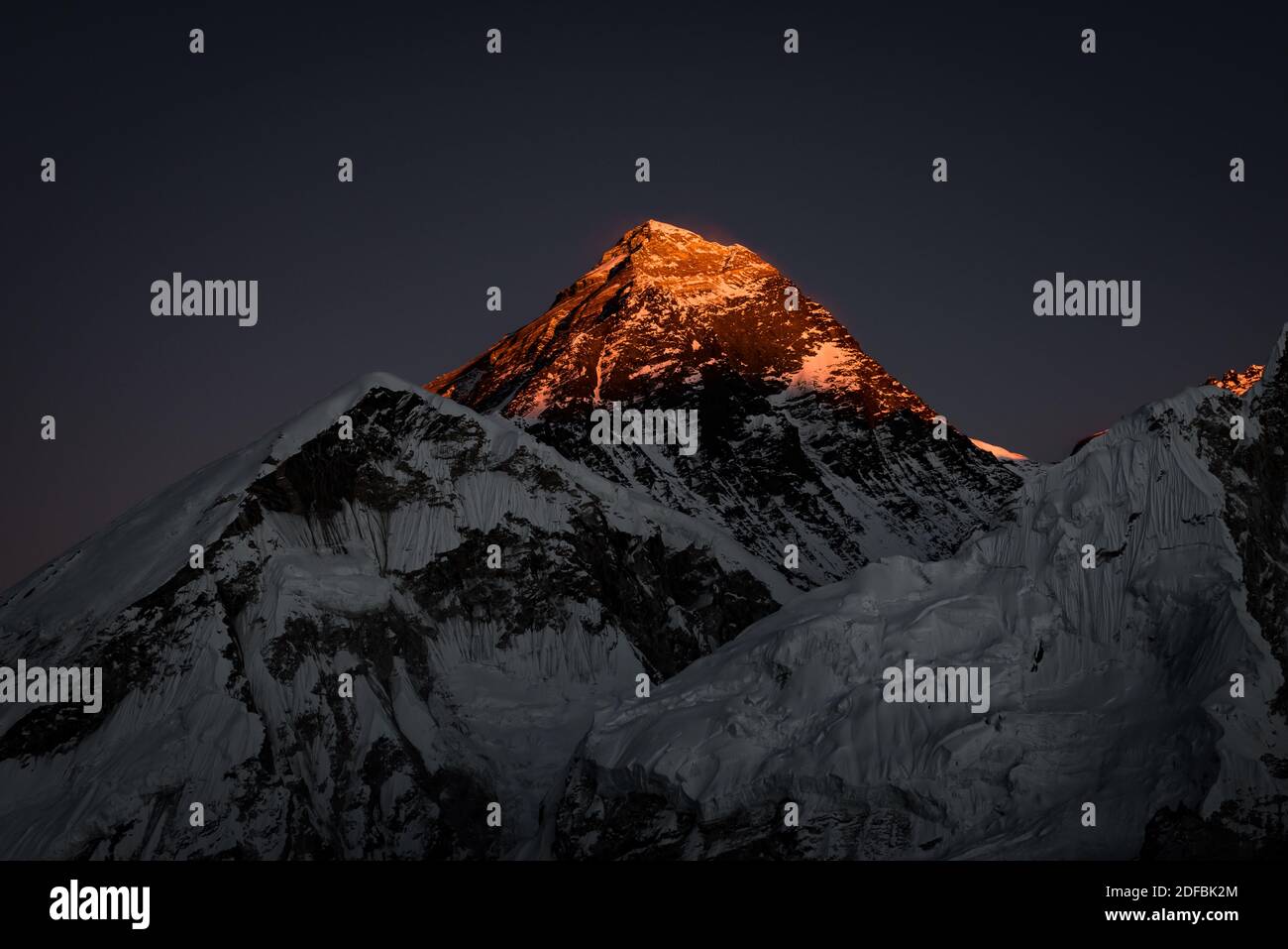 Summit of everest 8848 hi-res stock photography and images - Alamy