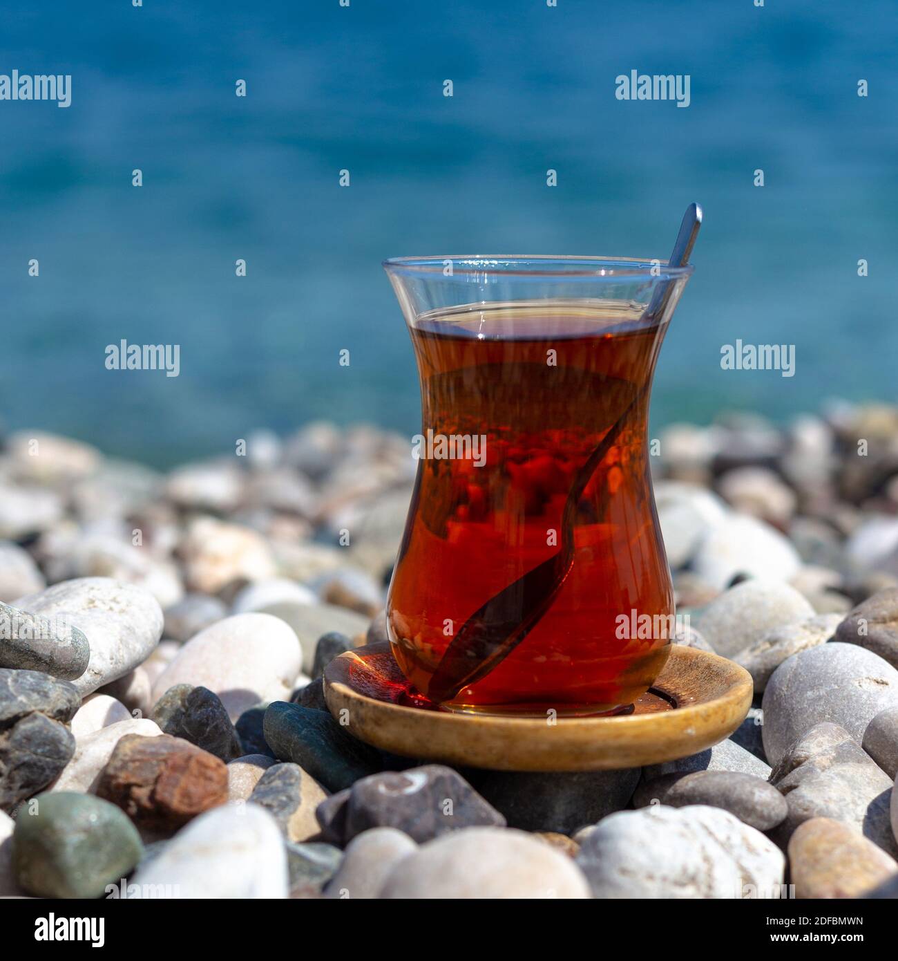 Black people at a beach party hi-res stock photography and images - Alamy