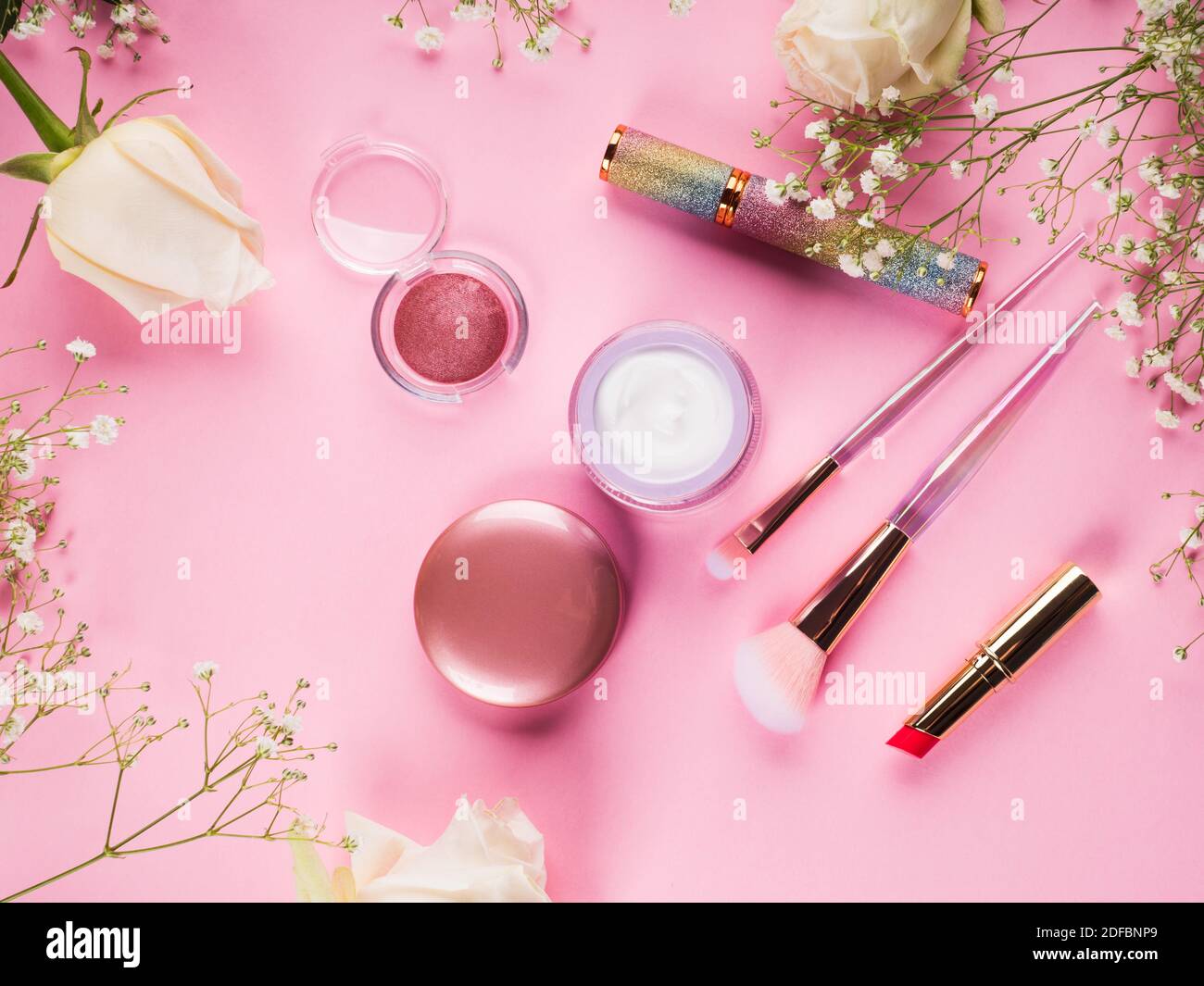 Neon pink lipstick hi-res stock photography and images - Alamy