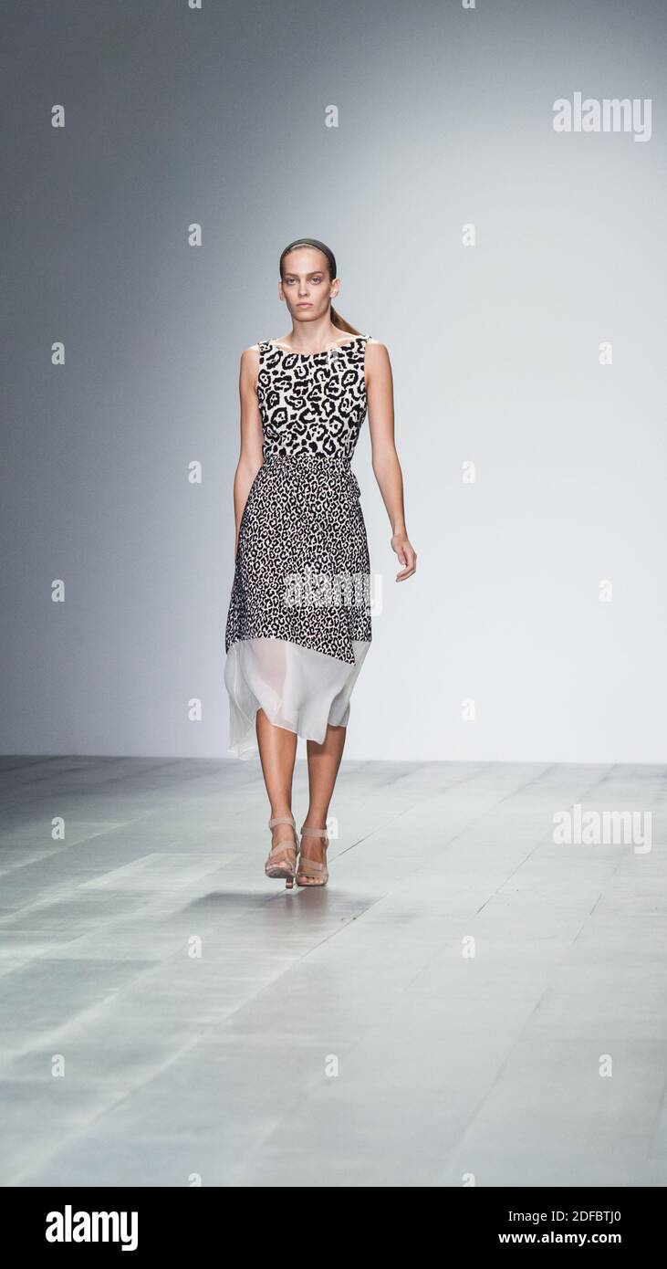 Fashionable models hi-res stock photography and images - Alamy