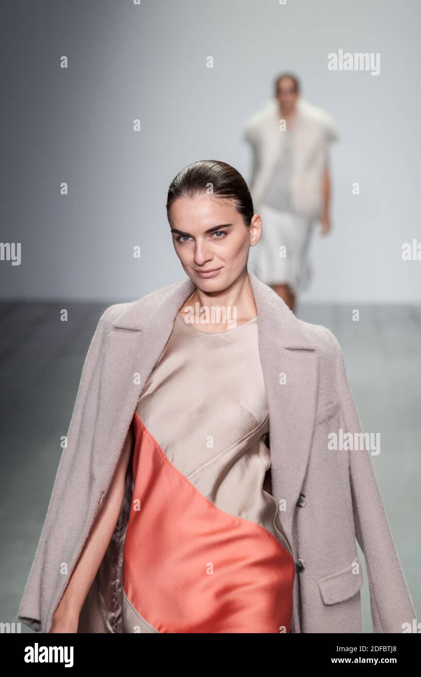 Model walking down runway, models on catwalk at London Fashion Weekend ...