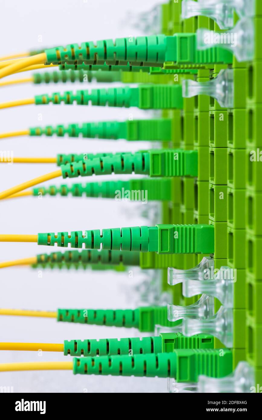 Fiber Optic Distribution Frame witch Optical Patch Cord Cable Hardware ...