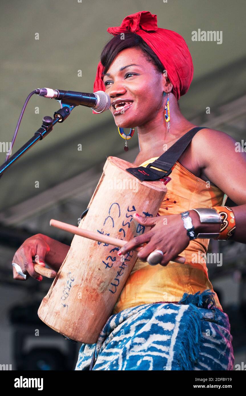 Kareyce fotso singer hi-res stock photography and images - Alamy