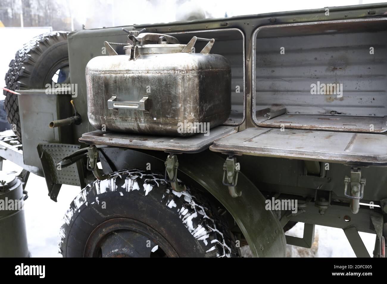 Military Field Kitchen High Resolution Stock Photography and Images - Alamy
