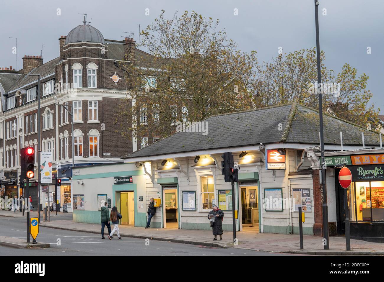 Streatham Station High Resolution Stock Photography and Images - Alamy