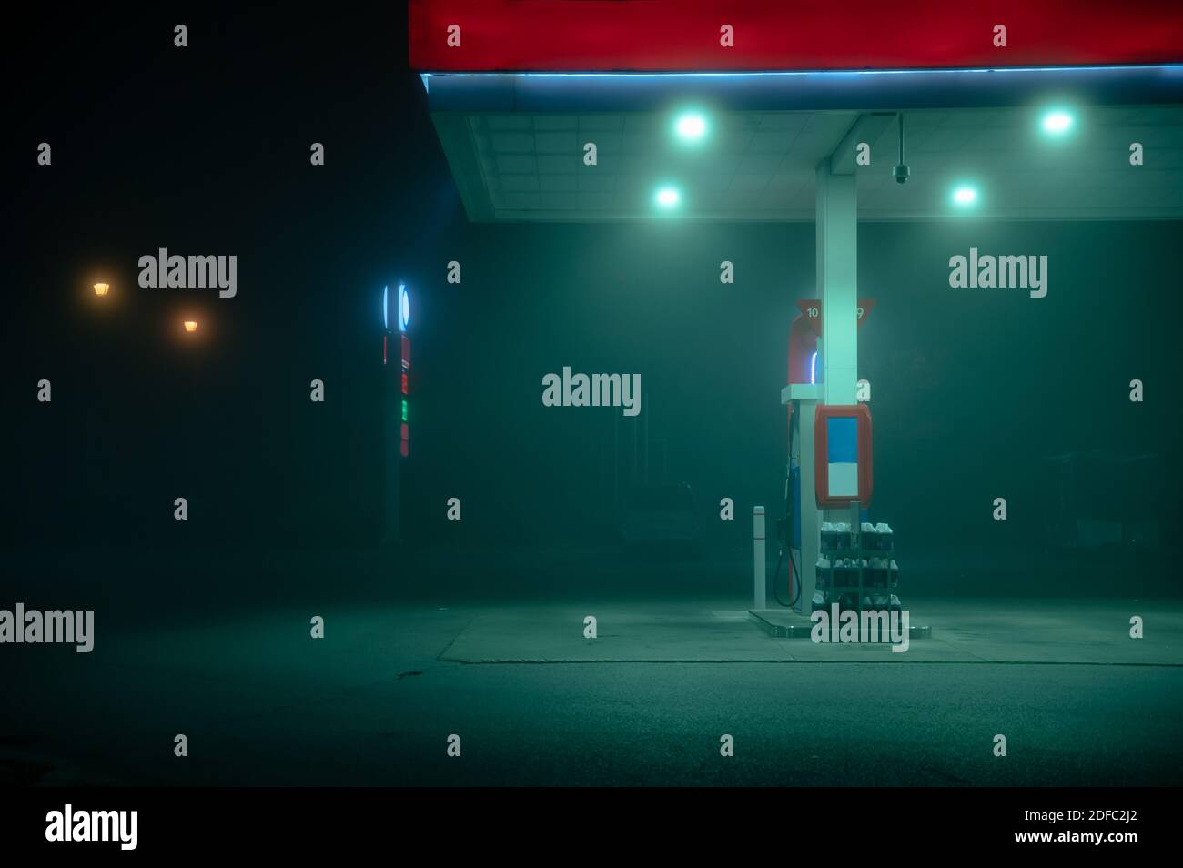 Empty Gas Station During a Foggy Night Stock Photo - Alamy
