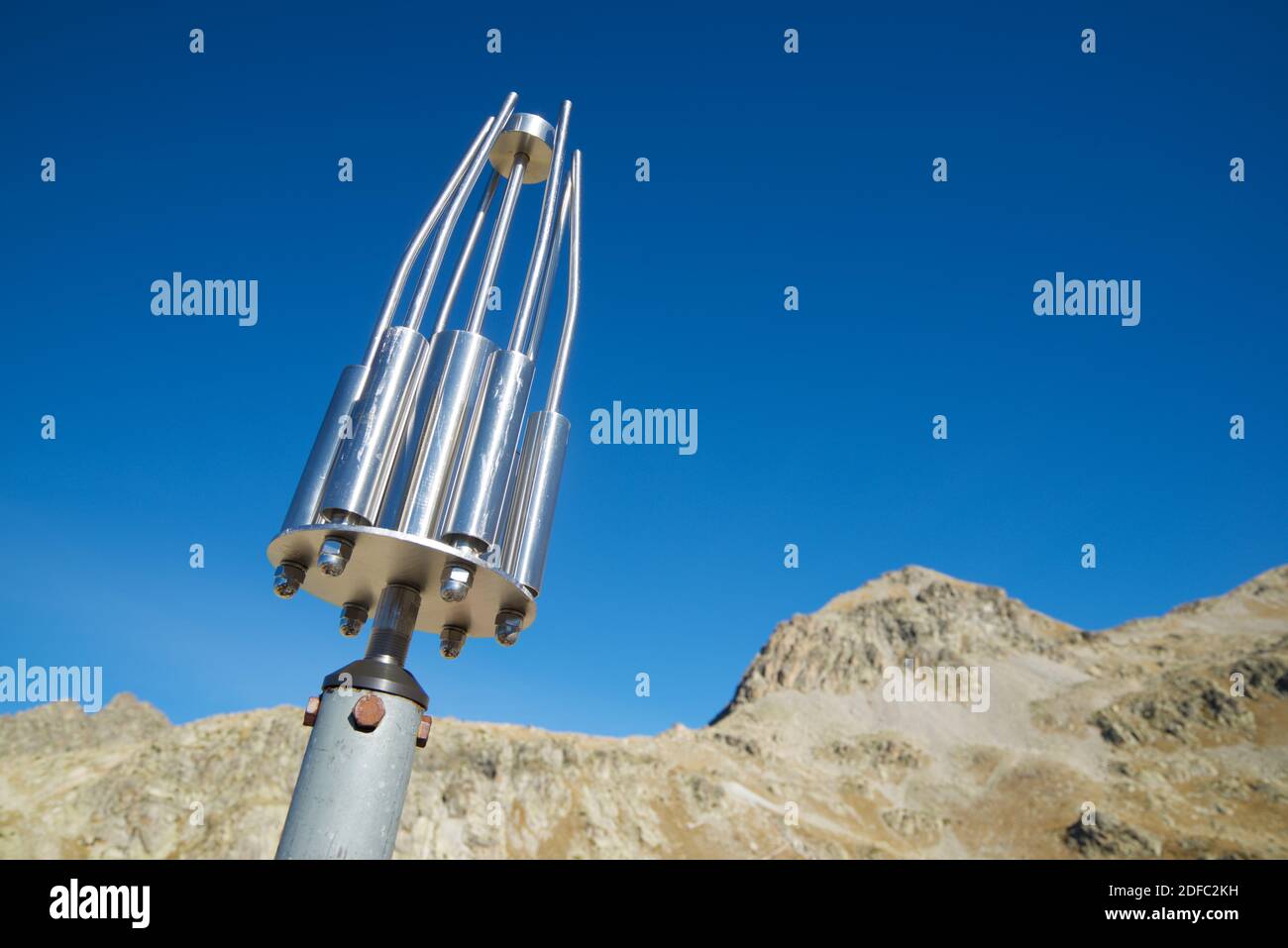 Close lightning bolt hi-res stock photography and images - Alamy